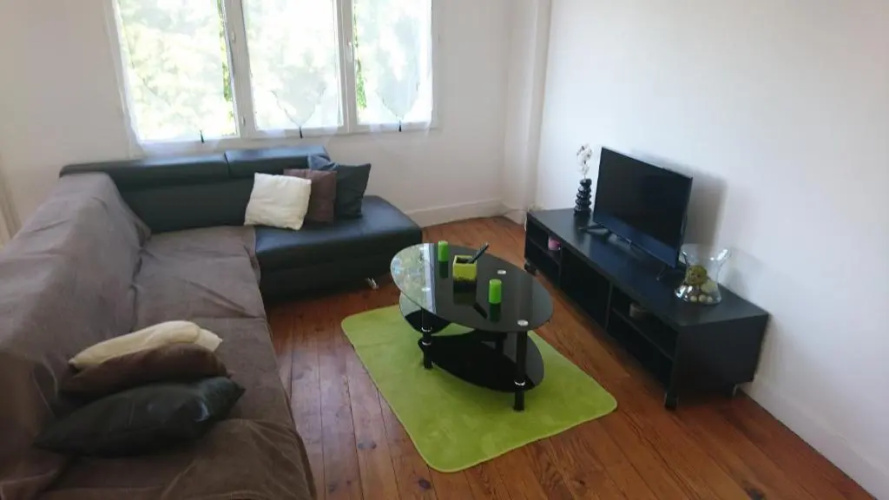 Appartement De 79 M² à 500 Mètres De La Cure - Jonzac