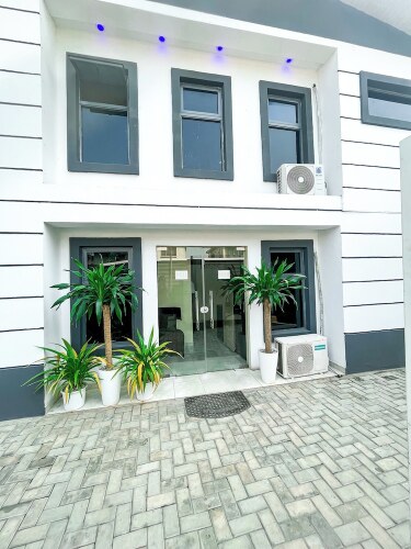 House 2 Guest House - Lagos, Nigeria