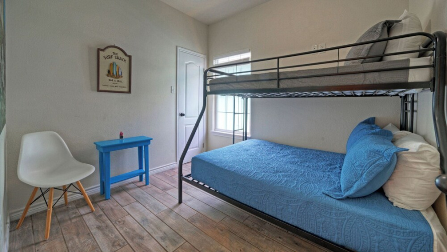Cole's Cabin By Avantstay Coastal Retreat Pool Access, Balcony, Water Views + Mins To Beach - Corpus Christi, TX