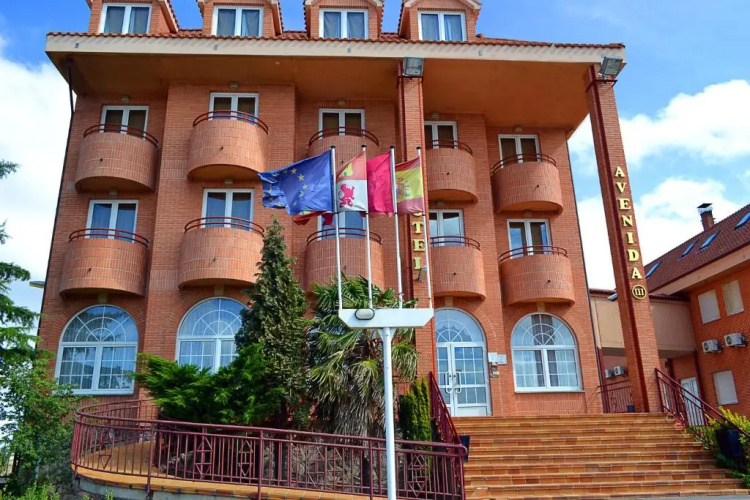Hotel Avenida Iii - Villadangos del Páramo