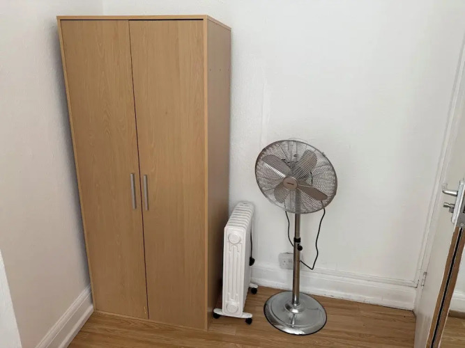 Rahal Hotel Hackney London - London