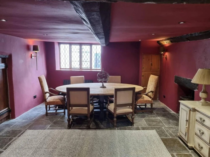 Remarkable 4-bed Cottage In Cearleon - Newport