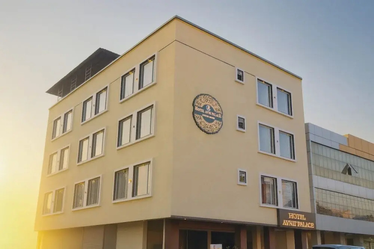 Travinities Hotel Avni Palace - Ujjain