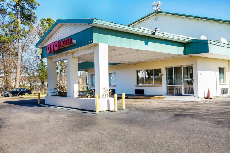Oyo Hotel Jackson South I-55 - Jackson, MS