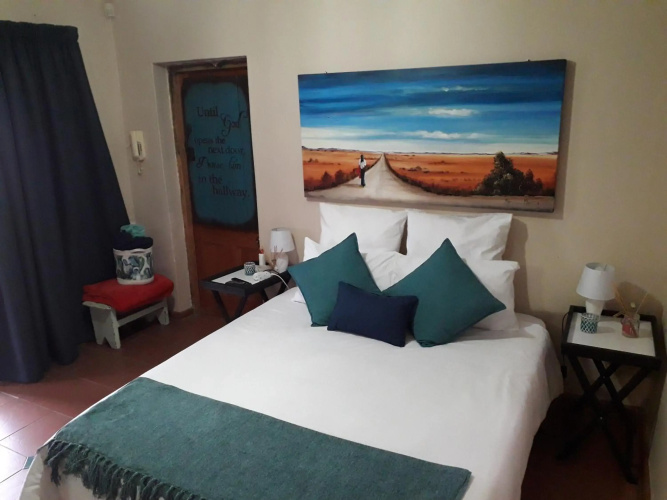 Relax In Joy & Mignon For A Bushveld Feeling - Bloemfontein