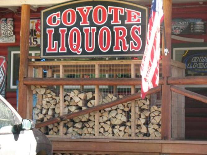 Coyote Motel West - Evergreen, CO