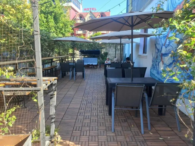 Rostivan Hotel Ve Hostel - Batumi