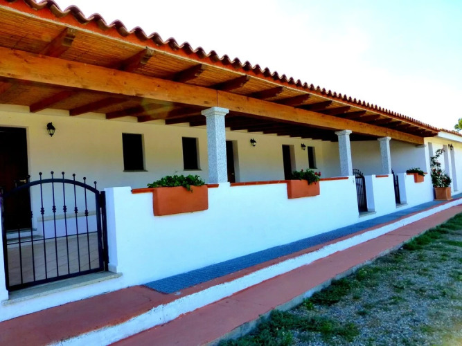 Comino Alto Agriturismo E  Appartamenti - Siniscola