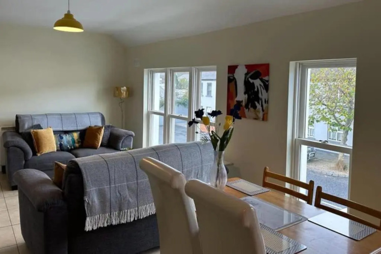 Town Centre Apartment - Westport