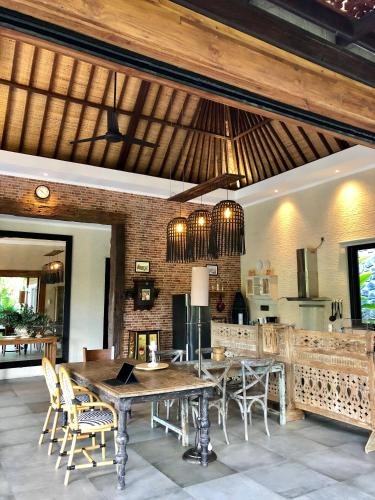Puri Kasih Gottlieb - Bali