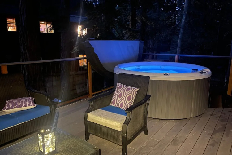 Sweet Pine Deck + Hot Tub, Cozy Modern Interior Close To Ski Resort! - Tahoma, CA