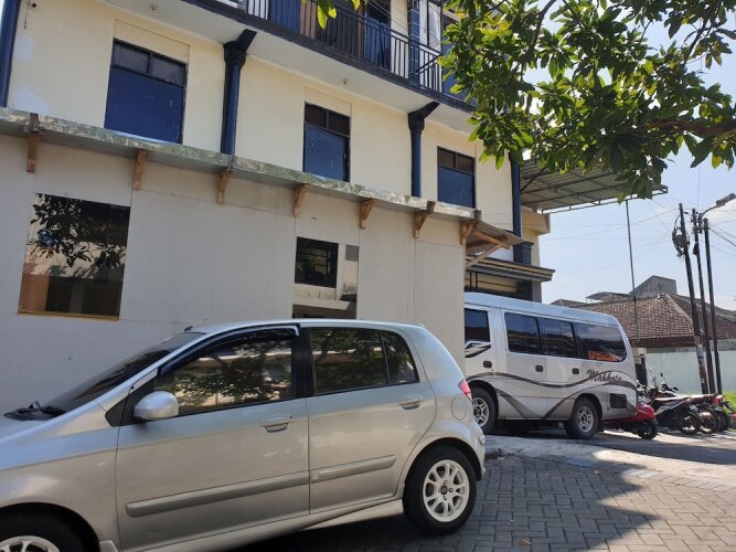 Oyo Life 92622 Jatiluhur Kost Syariah - Malang