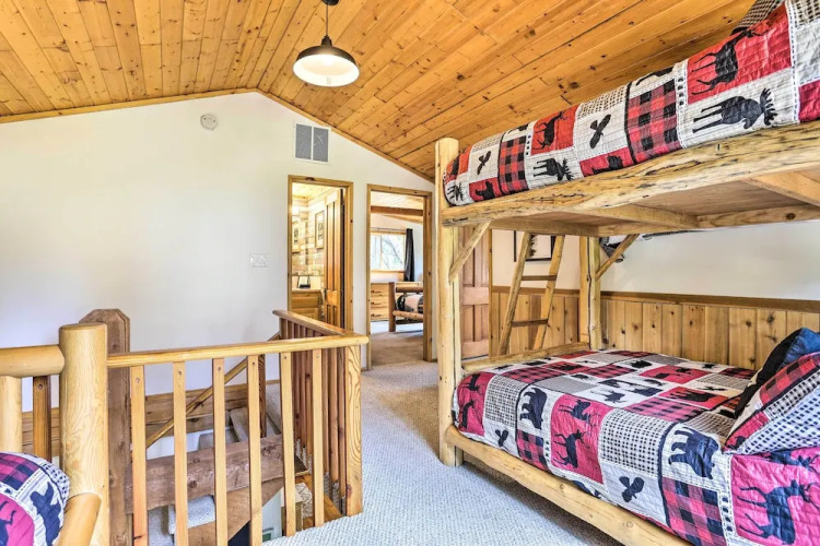 Peaceful Cabin W/ Mtn + River Views, Fire Pit - Garden Valley, ID