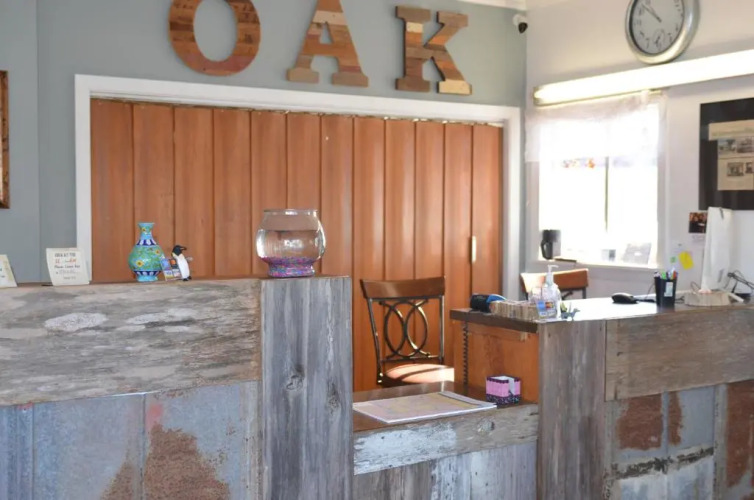 The Oak Motel - Round Top, TX