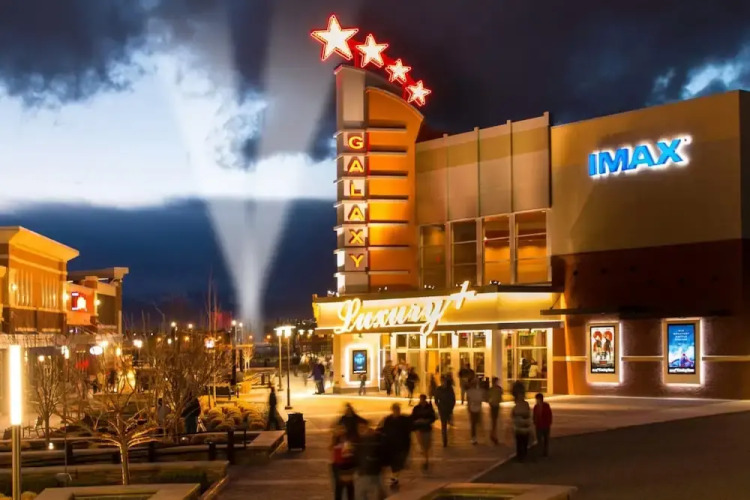 Dt Reno - Classy Vacation Home W Backyard Patio - Reno, NV