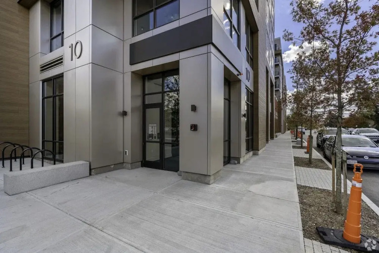 Luxury Apartments By Hyatus Boston Somerville - Everett, MA