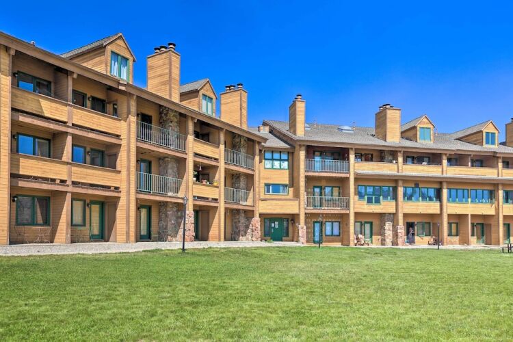 The Inn At Silver Creek Resort Retreat W/ Balcony! - Granby, CO