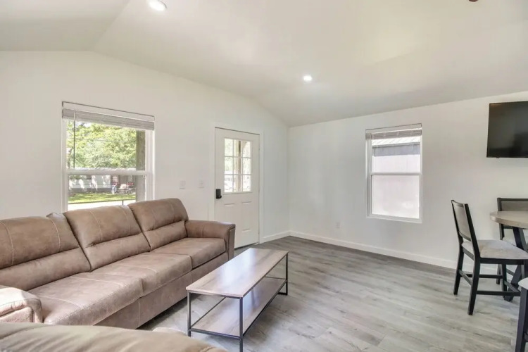 Walk To Lake: Cozy Grove Cabin W/ Fire Pit - Grove, OK