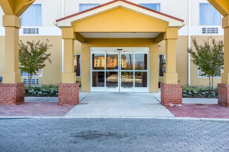 Comfort Inn - Greenbrier State Park