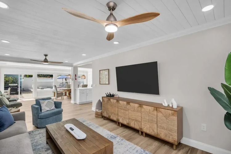 New Beach Envy 4br Pool Spa Steps From Sand - Indian Rocks Beach, FL