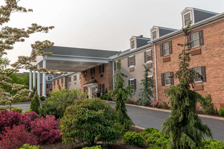 Best Western Plus Country Cupboard Inn - Lewisburg, PA
