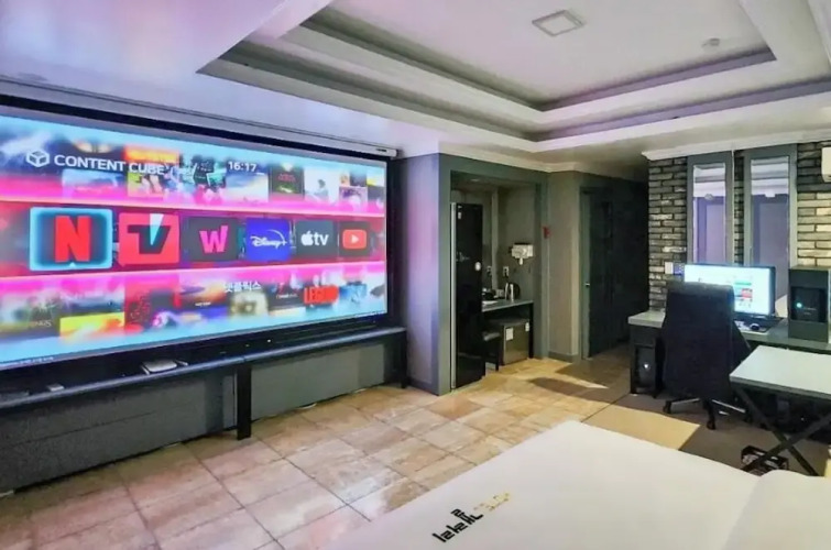 Pyeongtaek Station Gallery Hotel - 팽성읍