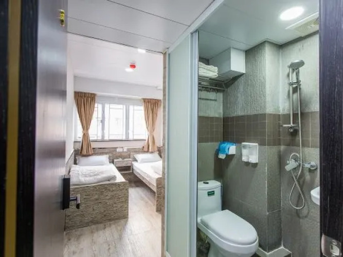 Hong Kong Hostel (Tsim Sha Tsui Mansion) - South Island