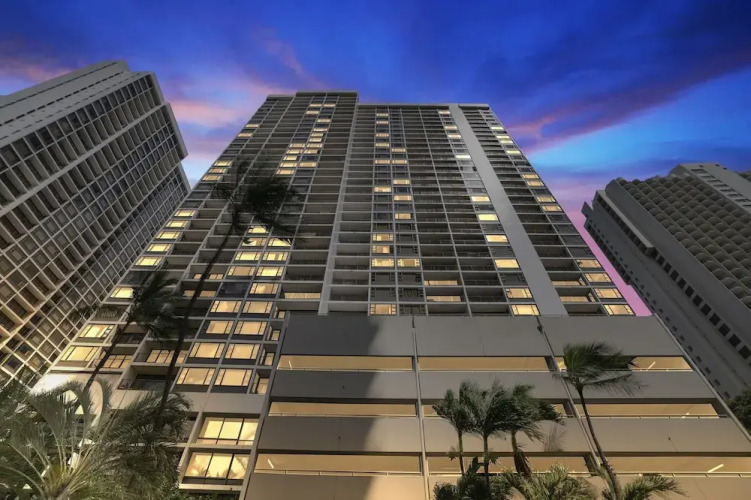 Deluxe Waikiki Condo Pool View Free Parking & Wi-fi By Koko Resort Vacation Rentals - Honolulu