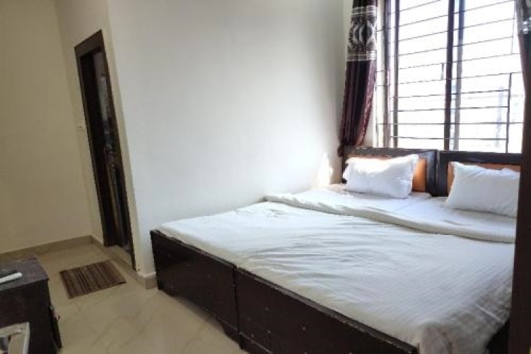 Oyo 79502 Hotel Royal Comfort - Hyderabad