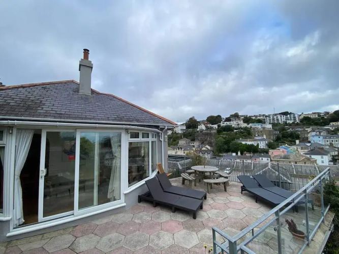 Coastal Retreat Sleeps 8 Stunning Marina Sea Views - Torquay