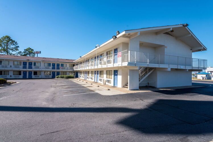 Rest Inn - Montgomery, AL