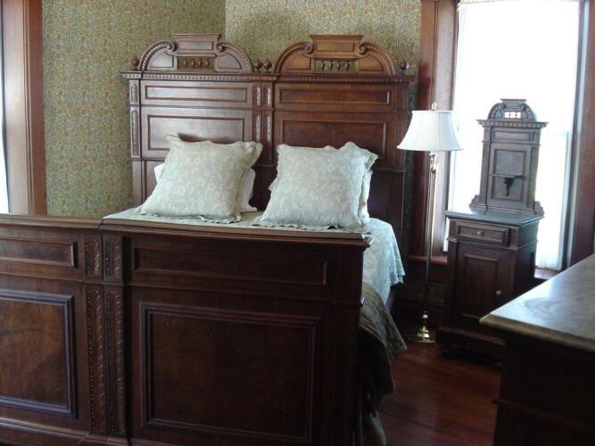 Nauvoo Grand Bed & Breakfast - Nauvoo, IL