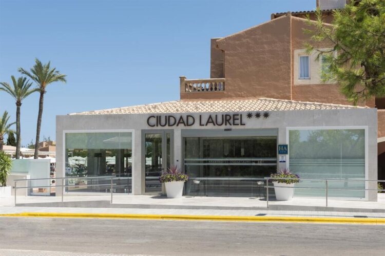 Aparthotel Ciudad Laurel - Cala Millor