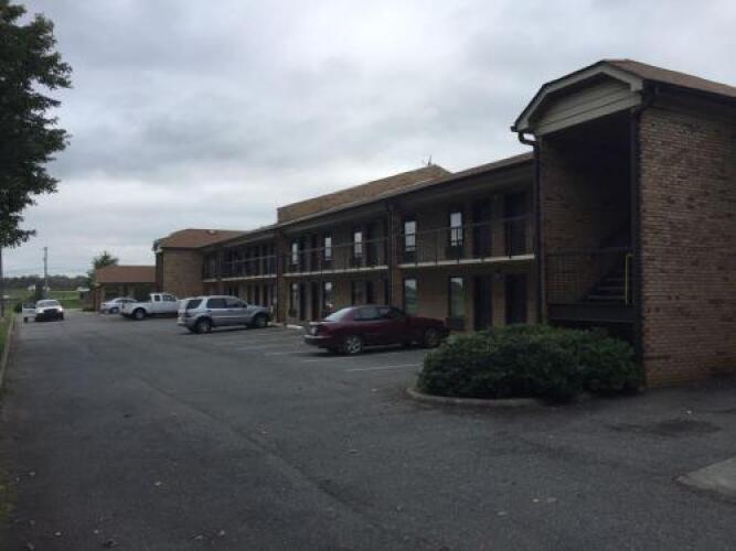 Best Way Inn - Danbury, NC
