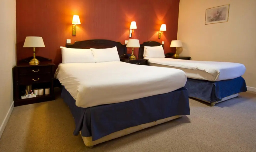 Almondsbury Inn & Lounge - Bristol