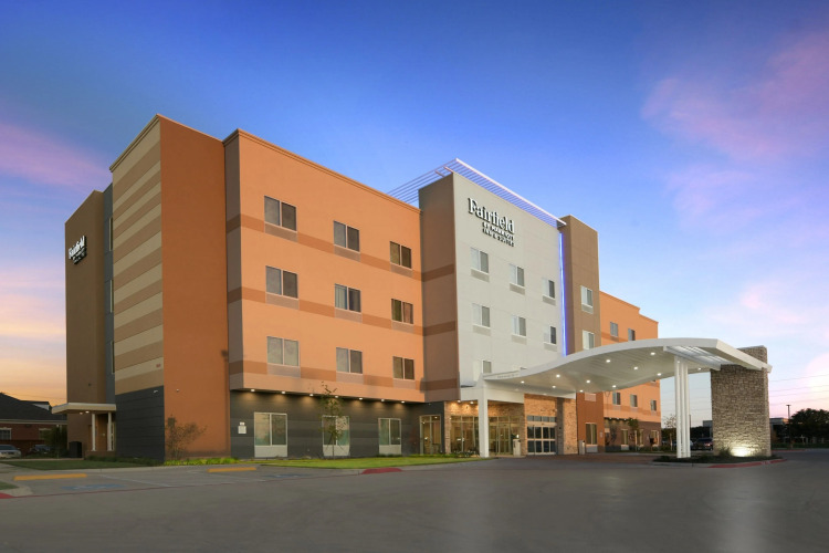 Fairfield Inn And Suites Dallas East - Dallas, TX