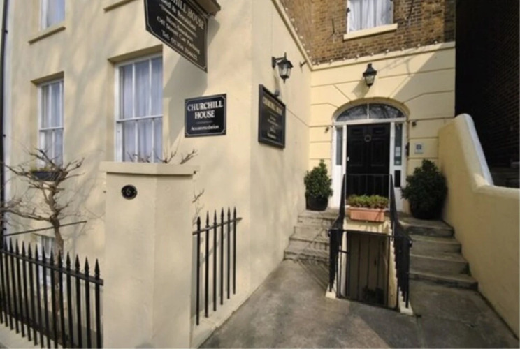 Churchill Guest House - ドーバー