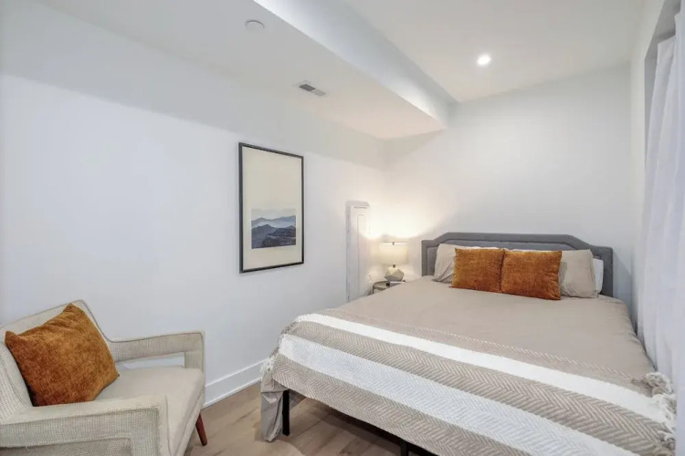 Capitol Hill Suites - Unit 3 - Alexandria, VA