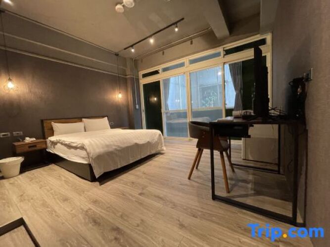 Pure Meworld Hotel - 스딩 구