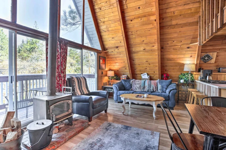 Cozy A-frame W/ Hot Tub Near Arrowbear Lake! - Oak Glen, CA