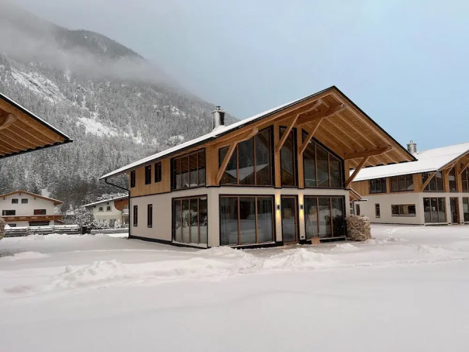 Chalet In Bichlbach Near Ski Slopes - Reutte