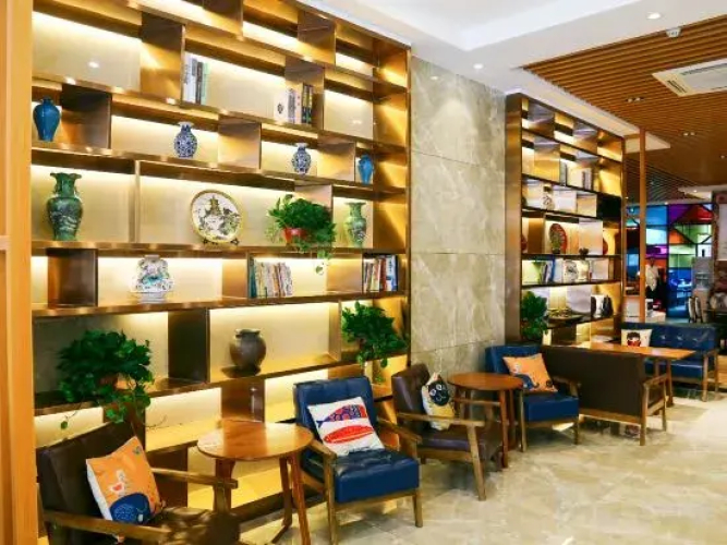 Home Inn Huaxuan Select Hotel (Weihai High-speed Railway Station Hanlefang Branch) - Weihai