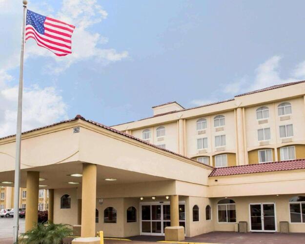 Quality Inn & Suites Winter Park Village Area - Winter Park, FL
