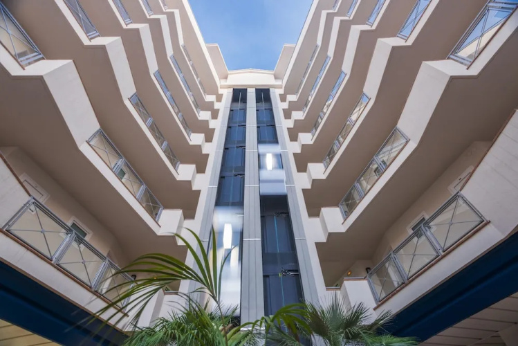 Tahití Playa Suites - Costa Brava