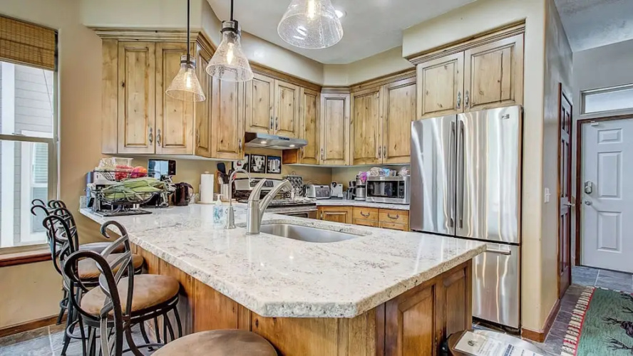 Hot Tub, Walk To Main Street + Town Ski Lift Park Ave Getaway By Avantstay - Park City, UT