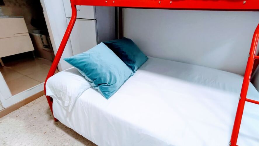 Hostal Estudios - Badalona