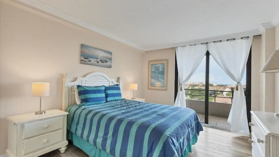 Anchorage Resort 3 Bedroom Luxury Condo W Balcony, Pool Table, Near Beach 3 Condo - Siesta Key, FL