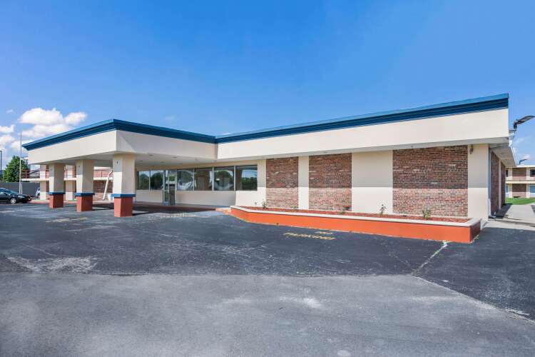 Econo Lodge Neenah - Appleton, WI