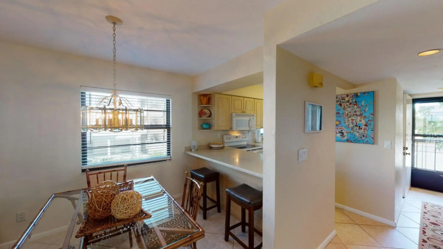 Prime Location I Free Beach Access Directly Across The Street!!! - Marco Island, FL