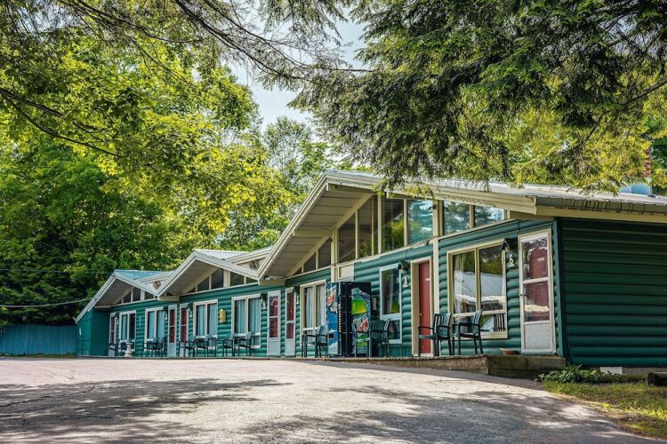 Park Motel And Cabins - Tupper Lake, NY